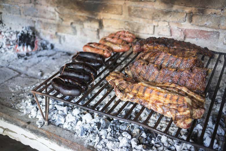 Asado argentino en el barrio Palermo de Buenos Aires