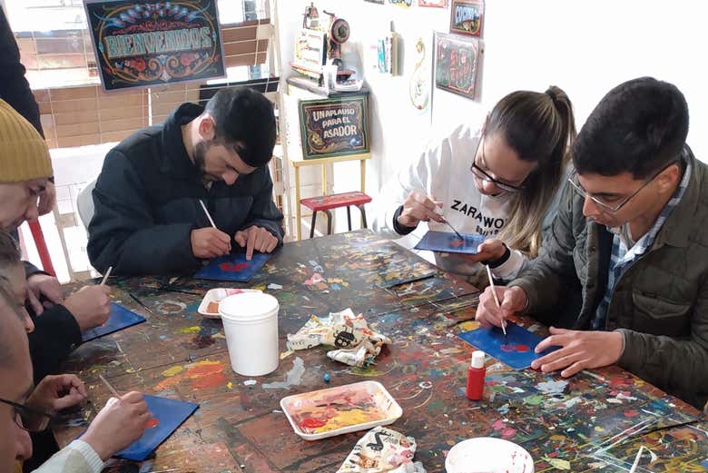 Tour de fileteado porteño por el barrio de San Telmo, Buenos Aires ...