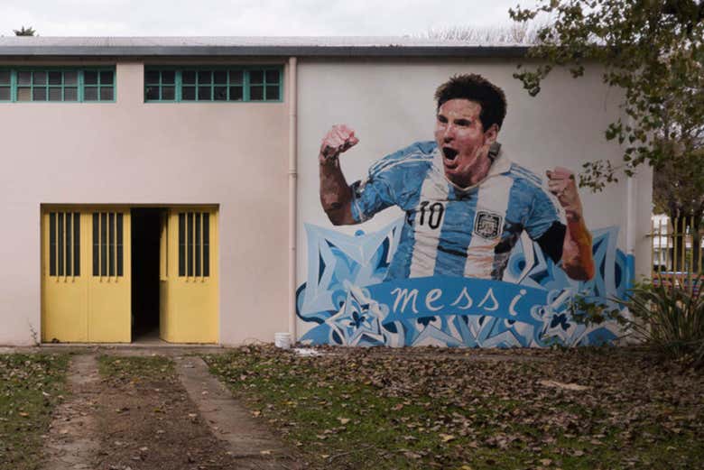 Tour de Leo Messi por Rosario - Reserva online en Civitatis.com
