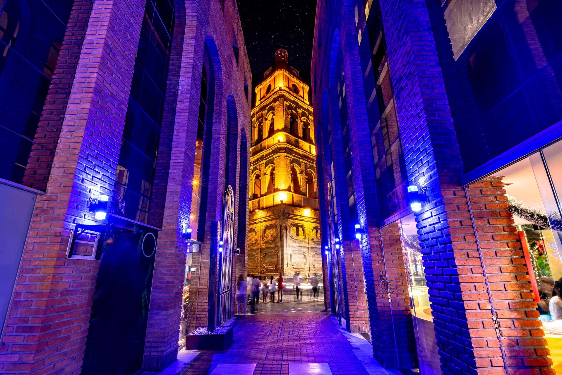 Night Tour of Santa Cruz de la Sierra - Book at Civitatis.com