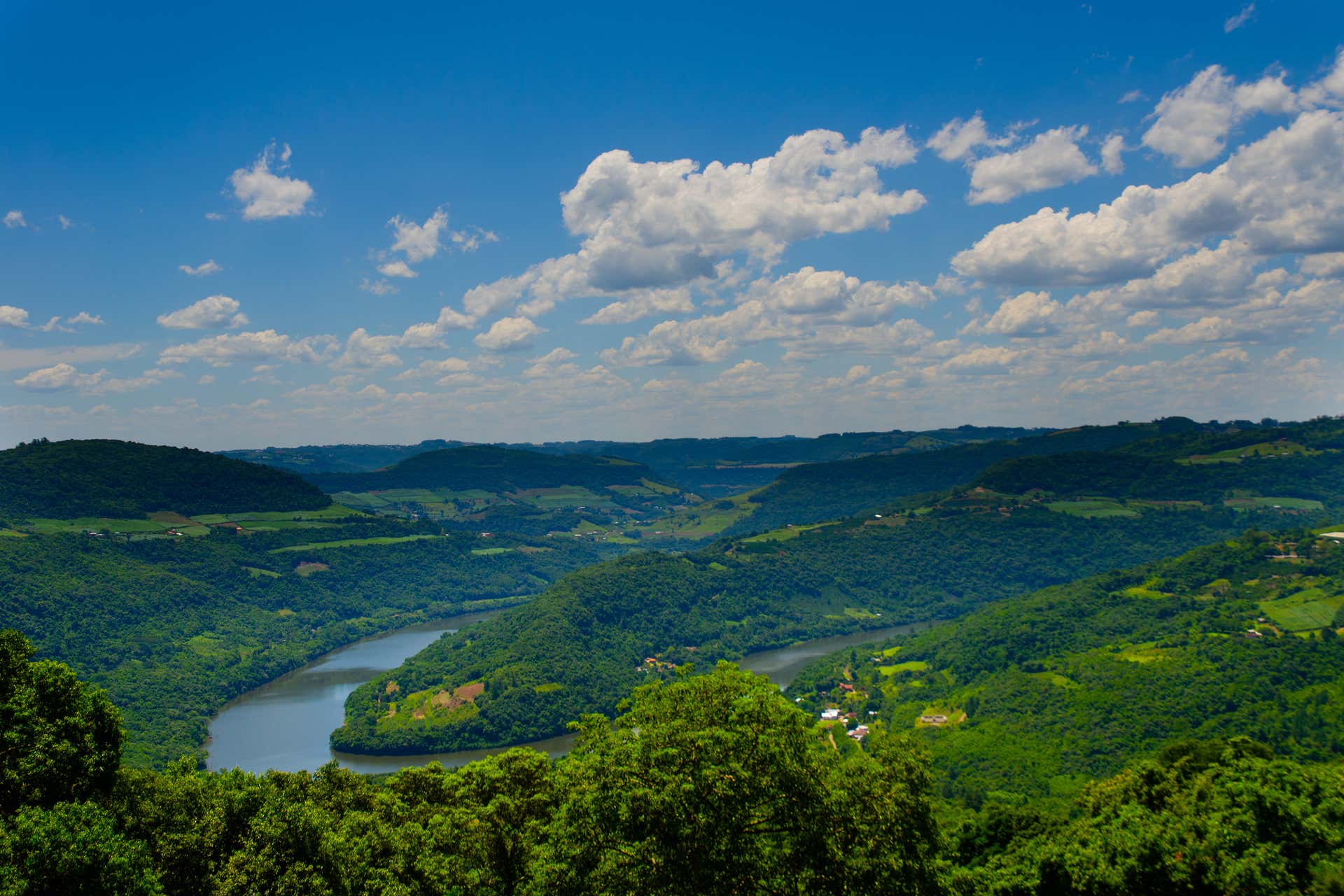Excursão ao Vale do Rio das Antas e vinícolas da Serra Gaúcha saindo de ...