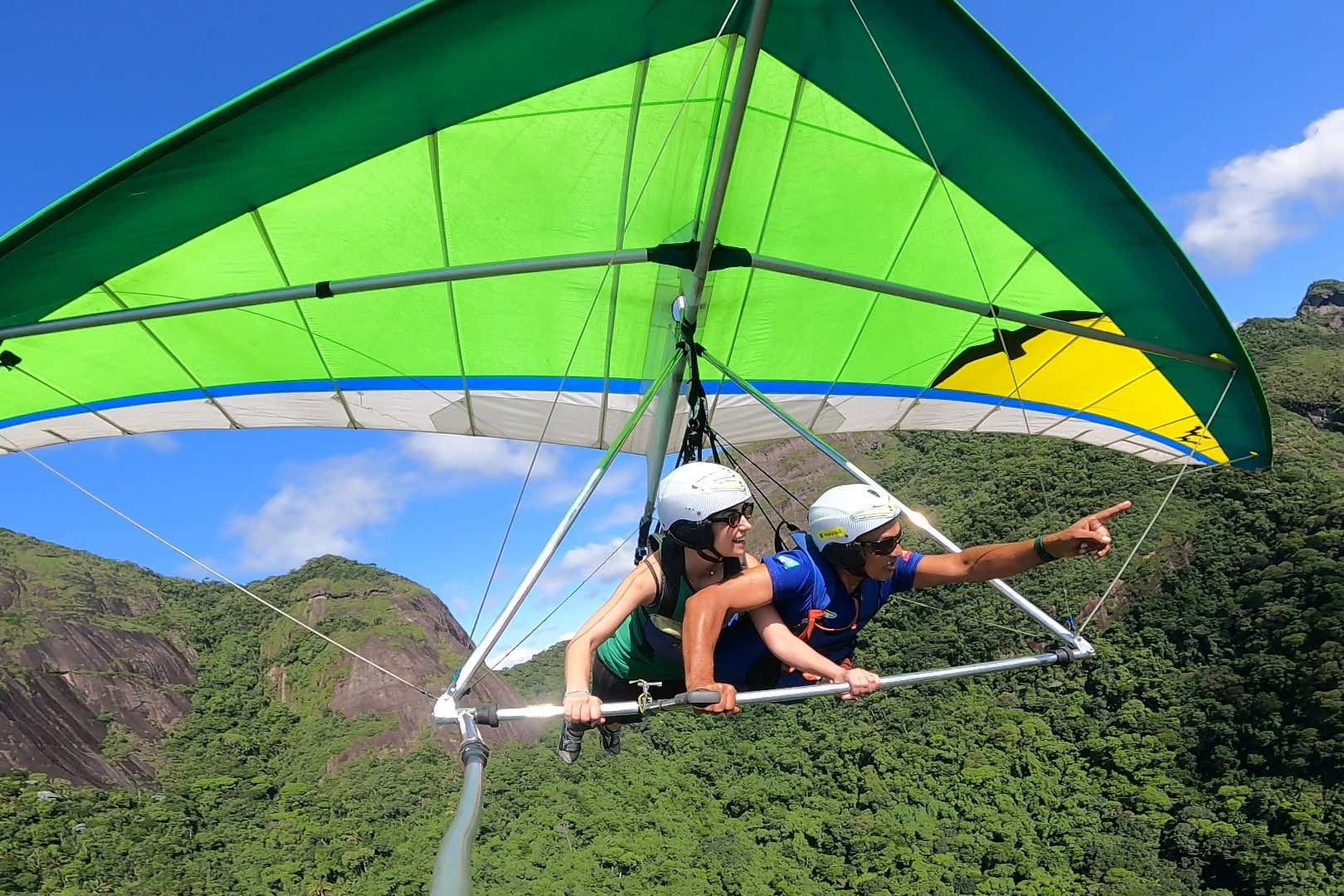 Hang Gliding in Rio de Janeiro - Book Online at Civitatis.com