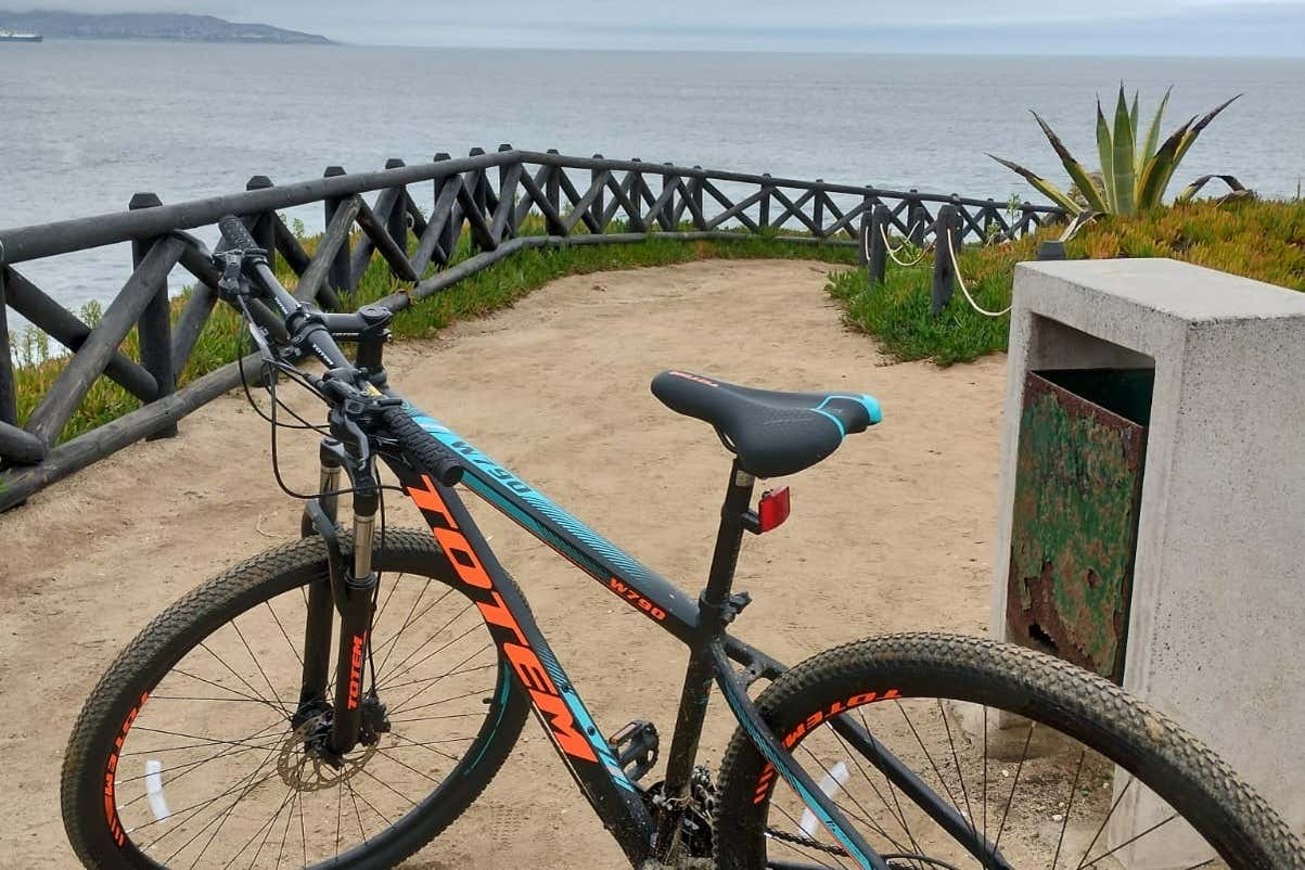 Viña del Mar & Valparaíso Bike Tour from Viña del Mar