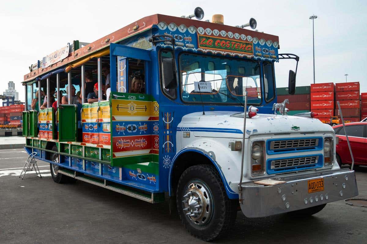 Tour en chiva rumbera por Barranquilla - Reserva en Civitatis.com