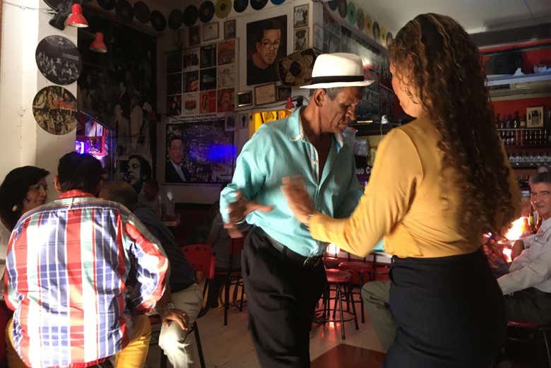 Ruta De La Salsa En Cali Colombia Reserva En