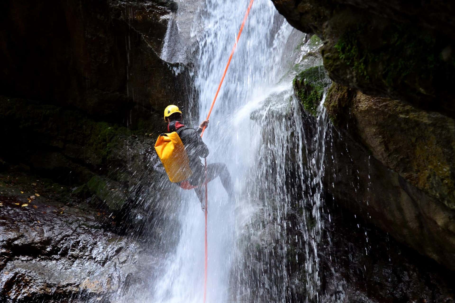 Abseiling in the Secreto Canyon & Mohán Cave from Ibagué