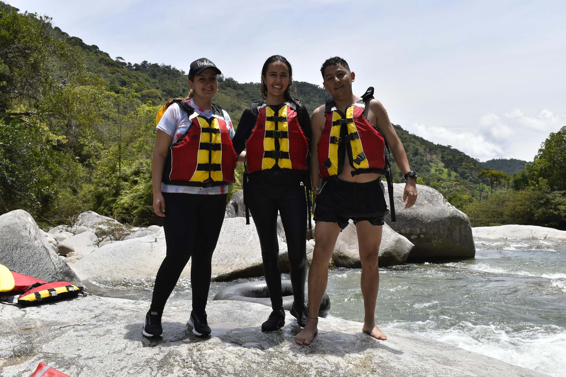 Trilha aquática pelo rio Dormilón, Medellín