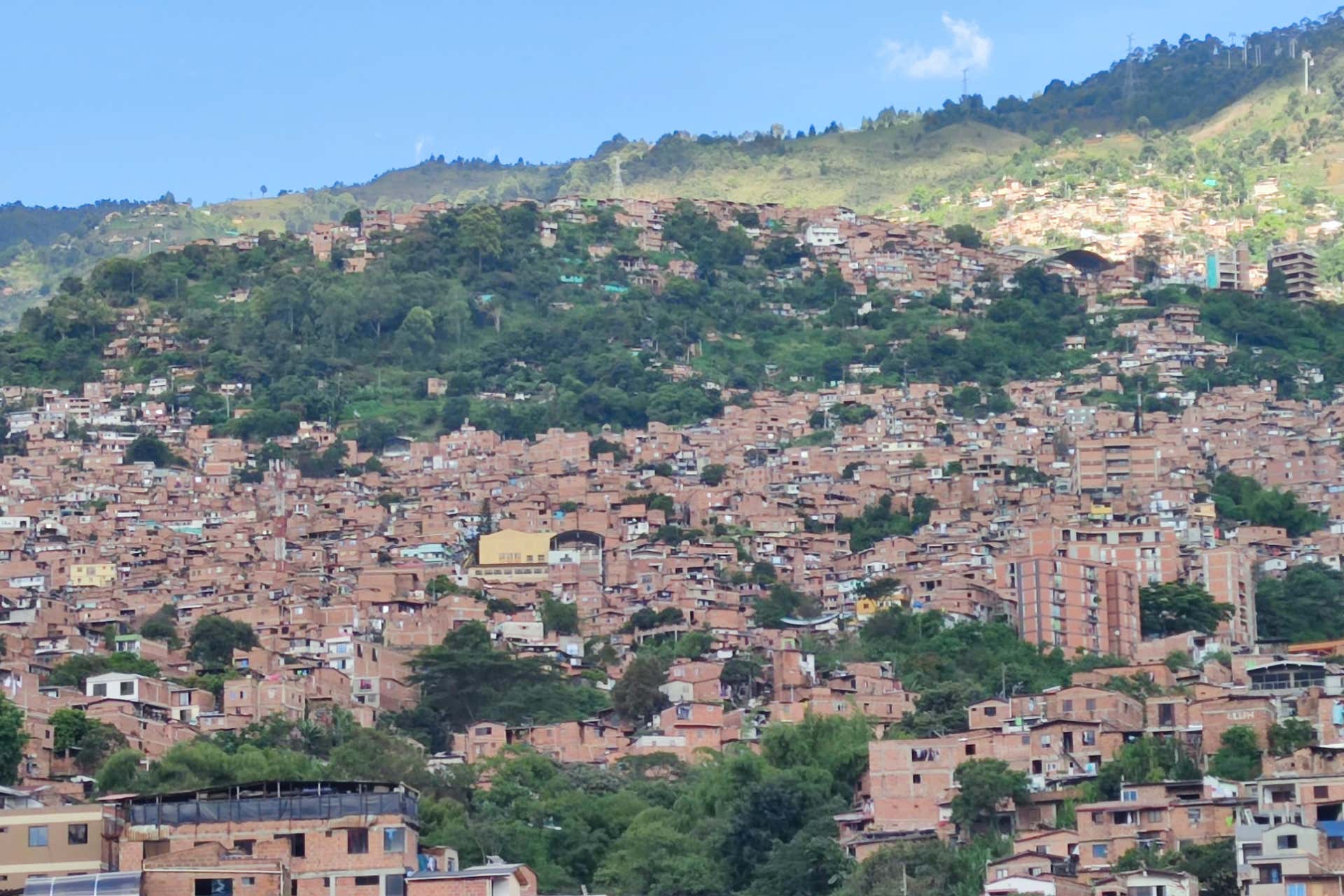 Tour por la Comuna 1 de Medellín - Reserva en Civitatis.com