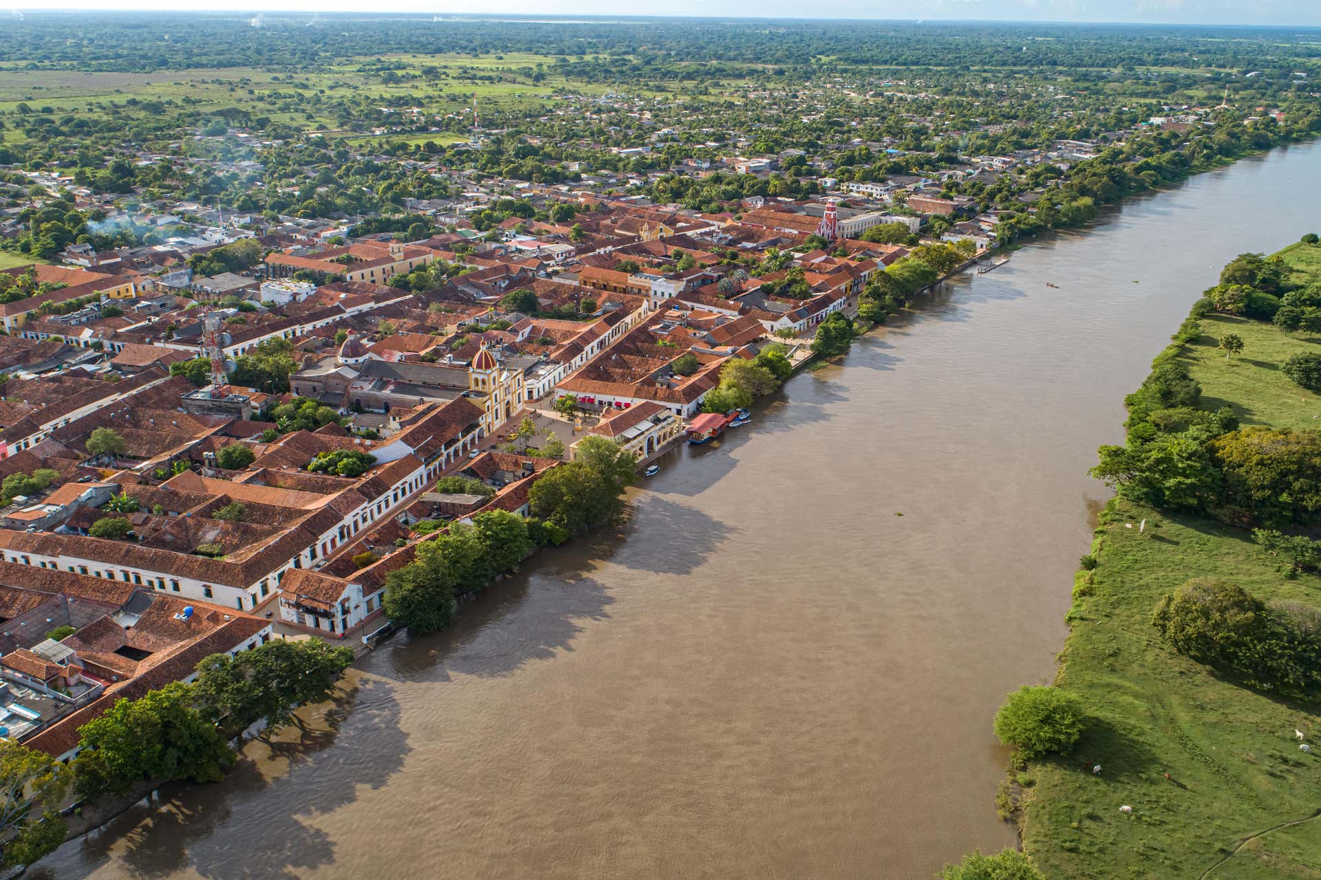 Paseo en barco por Mompox - Reserva online en Civitatis.com
