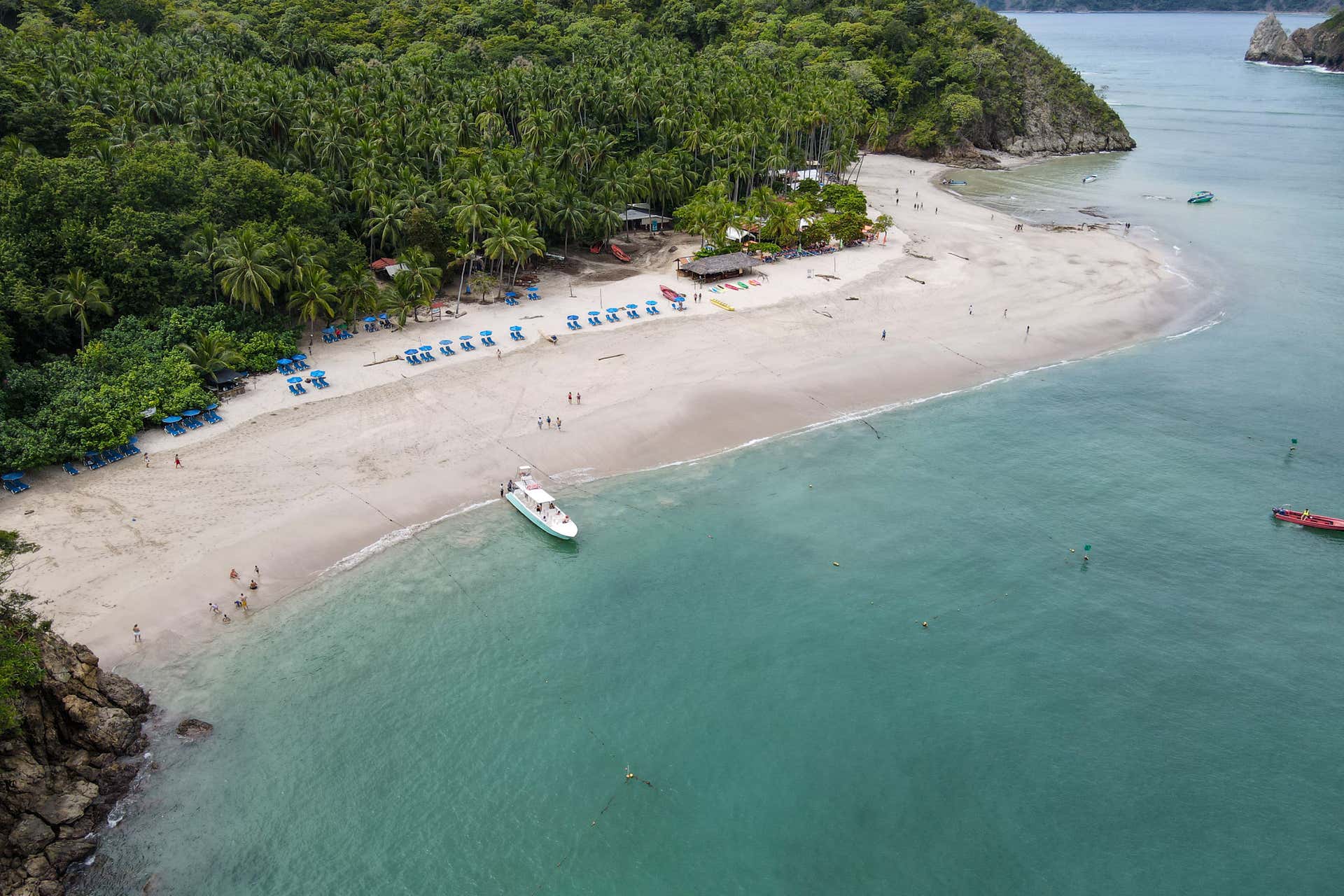 Tortuga Island Shore Excursion from Puntarenas - Civitatis.com