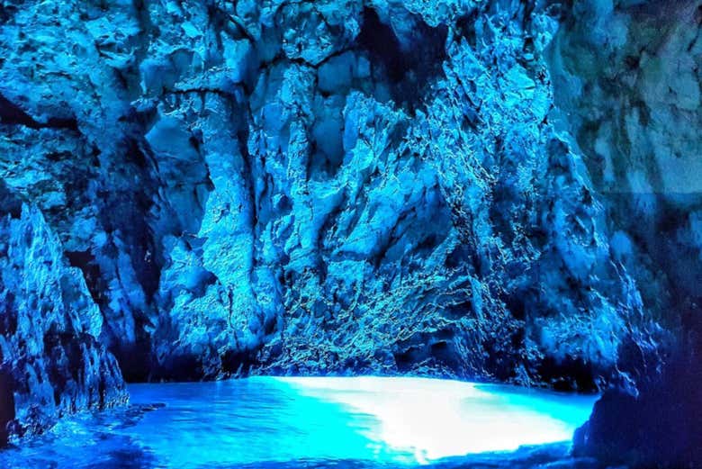 Excursión En Barco A La Gruta Azul Desde Split