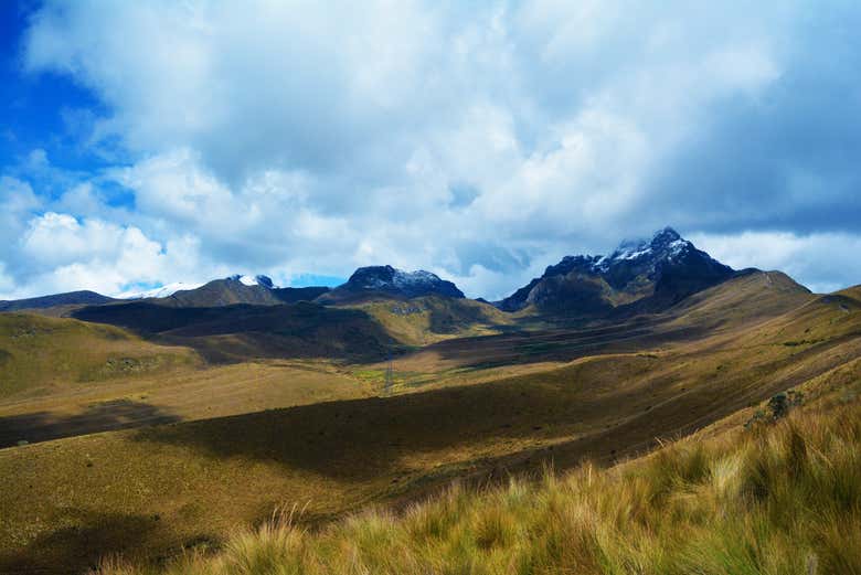 Ruco Pichincha Volcano Hike + Cable Car in Quito - Civitatis.com
