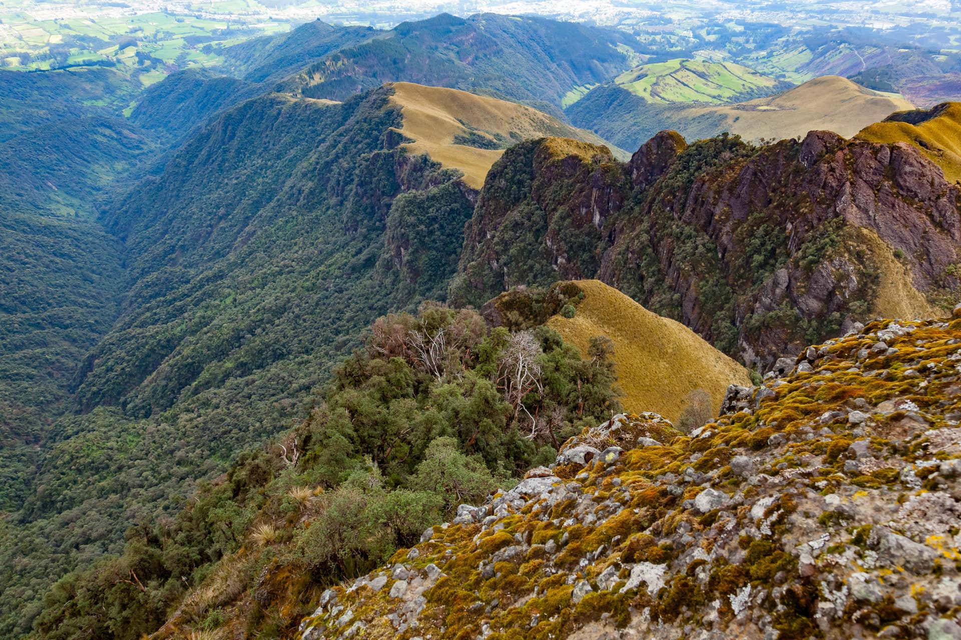 Trekking por el volcán Pasochoa desde Quito - Civitatis.com