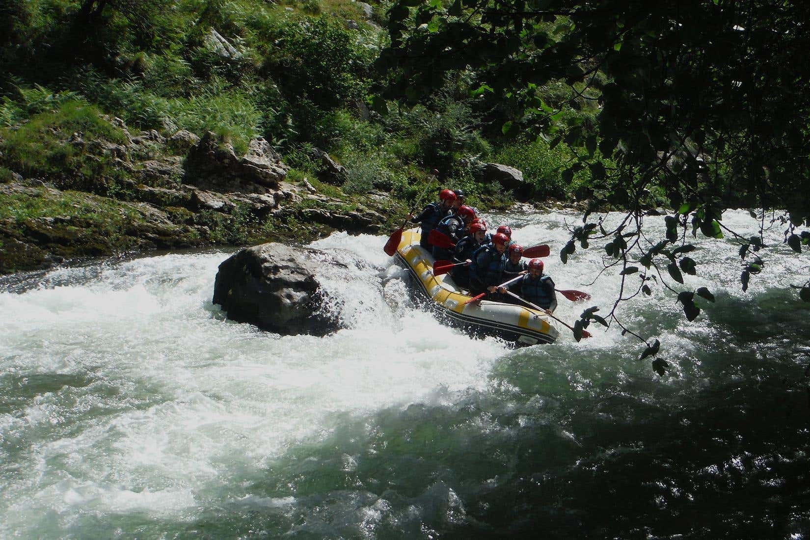 Rafting en el río Ebro desde Arroyo, Arroyo