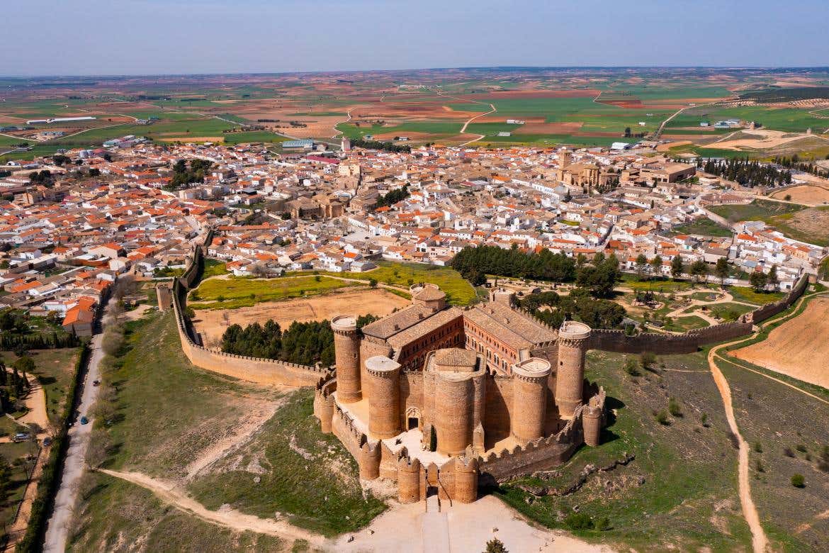 Tour por el castillo de Belmonte y la Colegiata de San Bartolomé