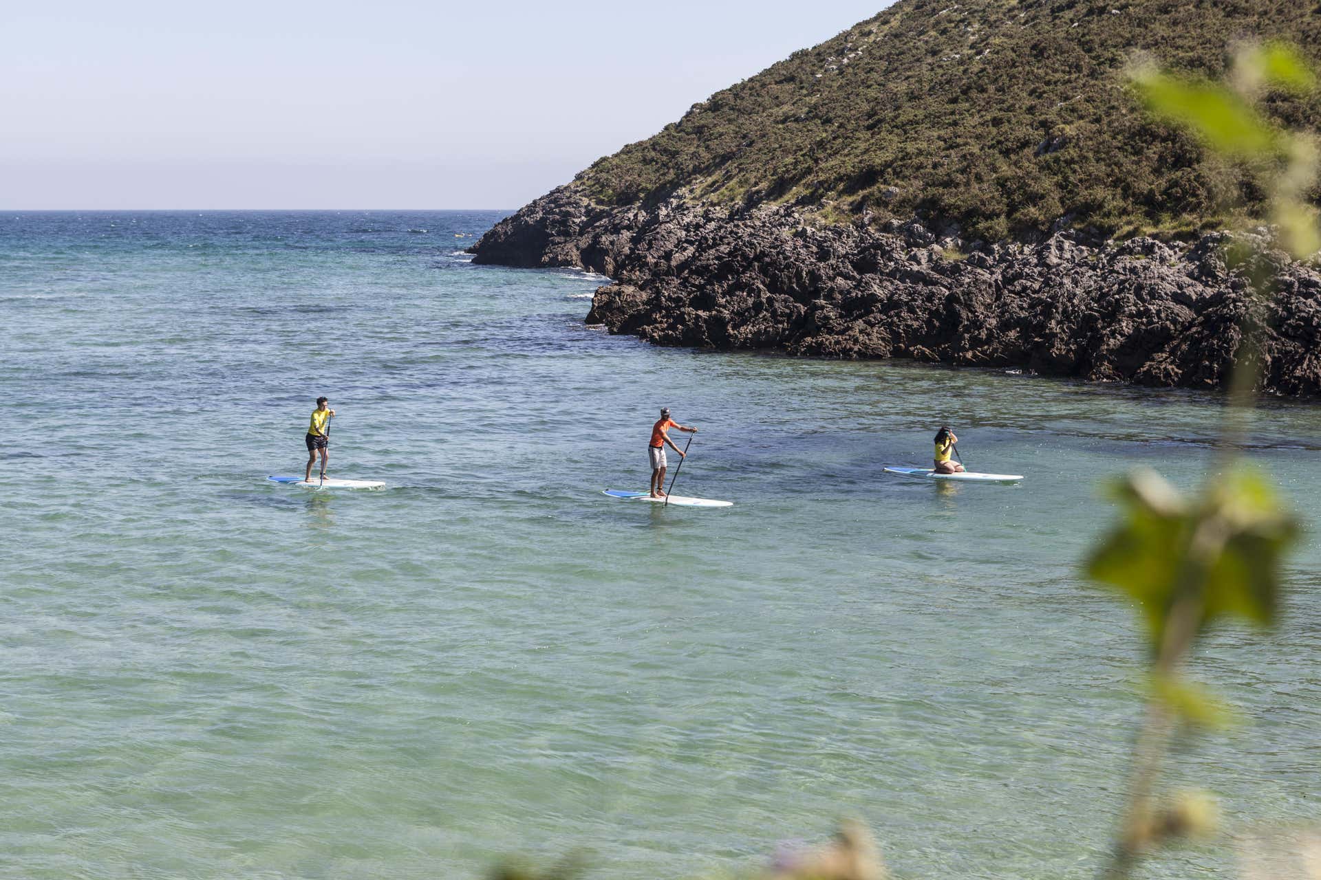 Tour en paddle surf por la costa de Llanes en Nueva de Llanes