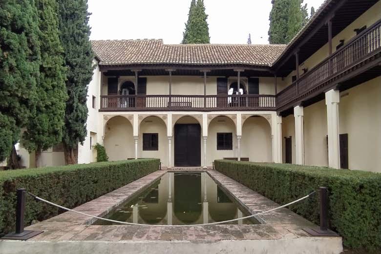 Tour pela Granada do Al Ándalus - Reserve online em Civitatis.com