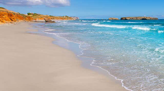 Praia de Santo Tomás - Uma das praias mais longas de Menorca