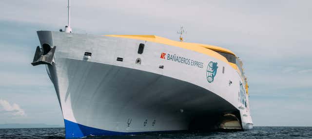 Ferry al puerto de Agaete en Gran Canaria desde Tenerife, Santa Cruz de ...