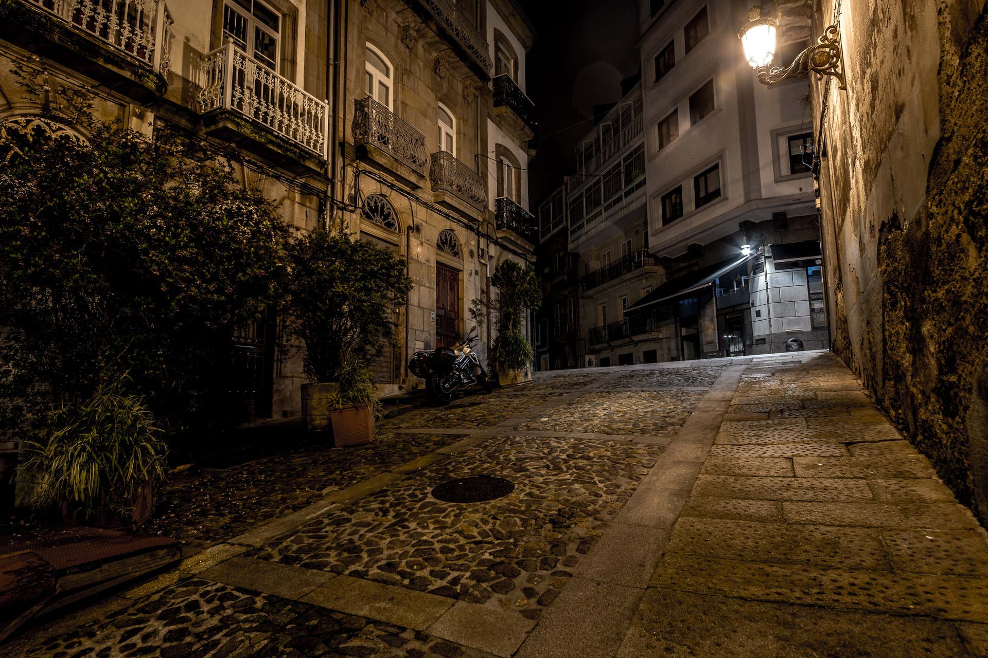Free tour nocturno por Vigo - Reserva online en Civitatis.com