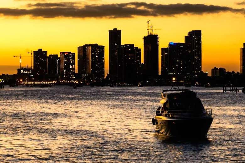 Paseo en barco al atardecer por Miami - Reserva en Civitatis.com