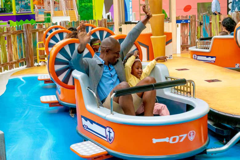 Entrada al parque de atracciones Nickelodeon Universe, Nueva York