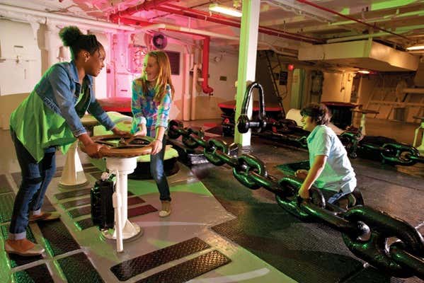 Entrada al Museo Intrepid Sea-Air-Space, Nueva York