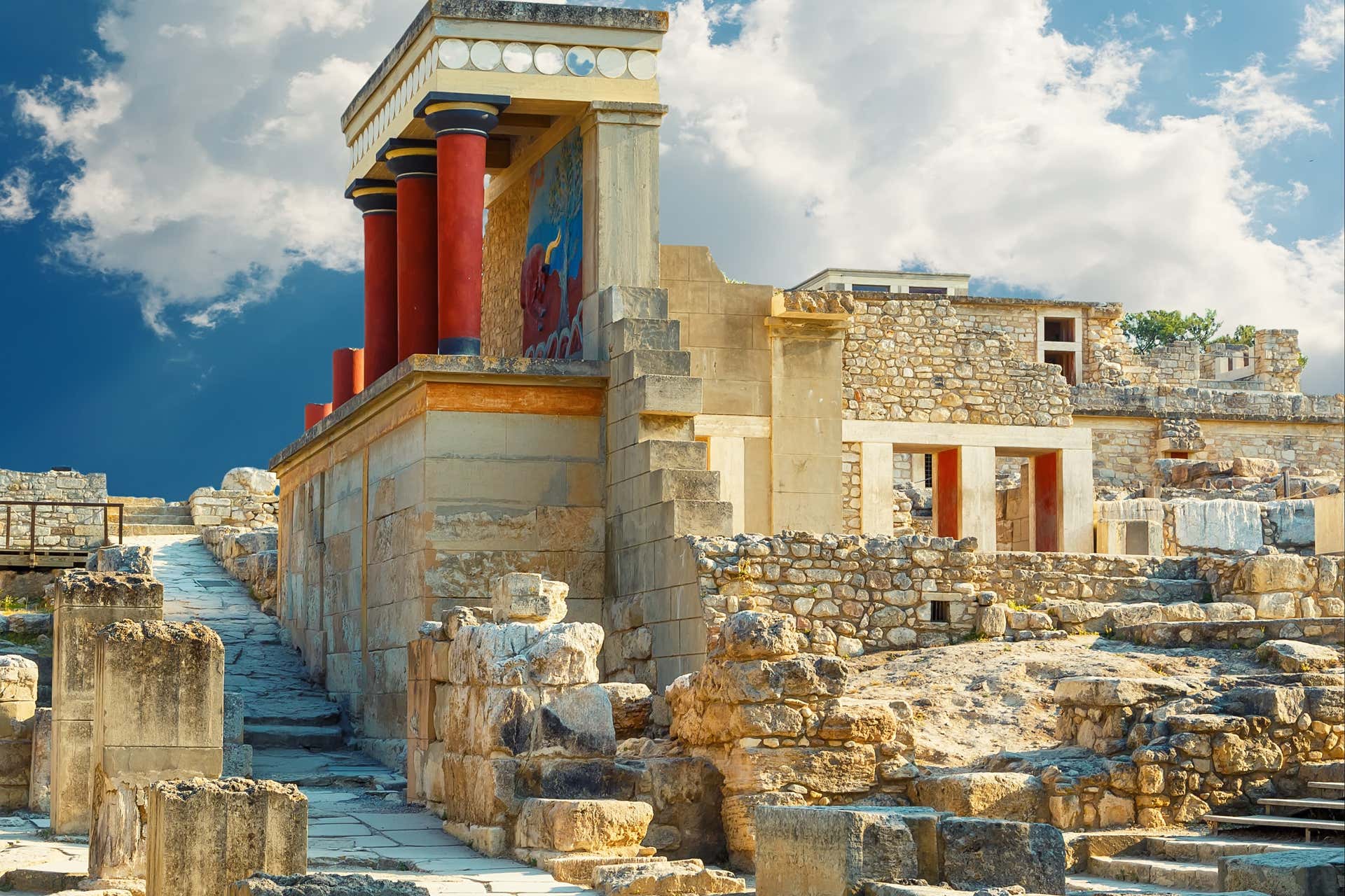 Heraklion Excursion from Rethymno - Book Online at Civitatis.com