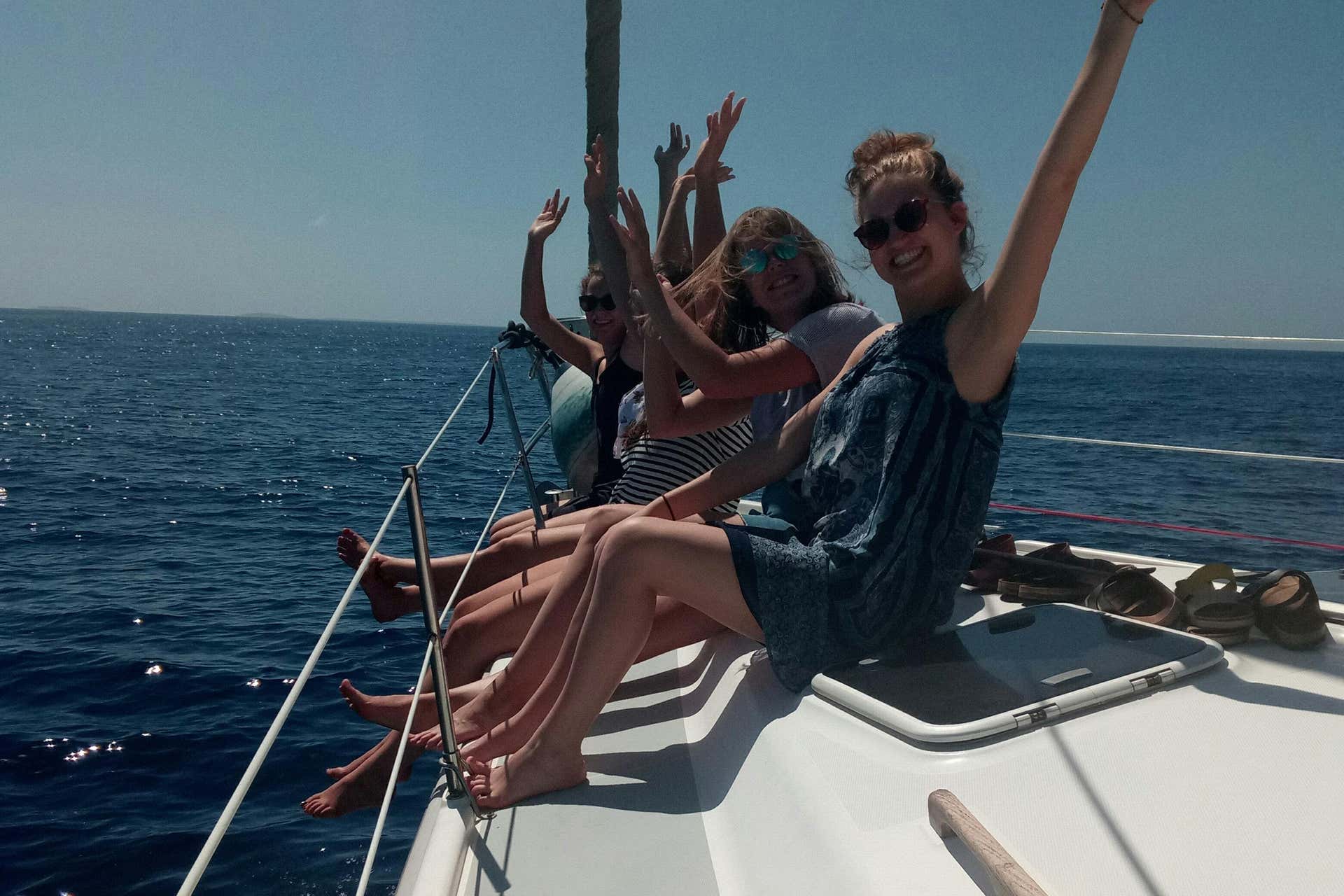 Excursión a la playa de Navagio en barco desde Salónica