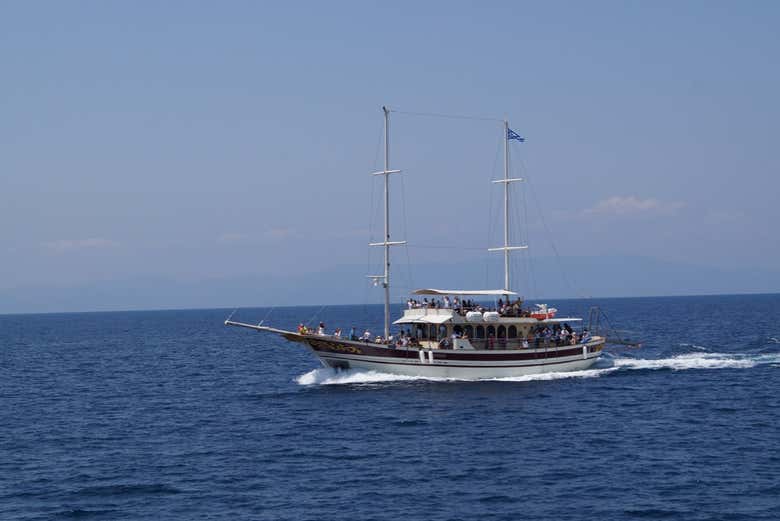 Excursão a Toroneus, Kelifos e Porto Koufo de barco saindo de Tessalônica
