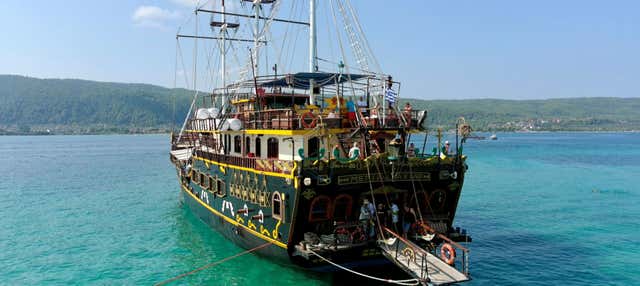 Paseo en barco pirata por la Laguna Azul de Calcídica, Sithonia - Civitatis