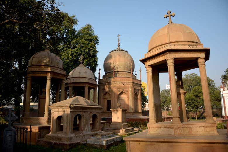 Roman Catholic Cemetery Tour Agra - Book Online at Civitatis.com