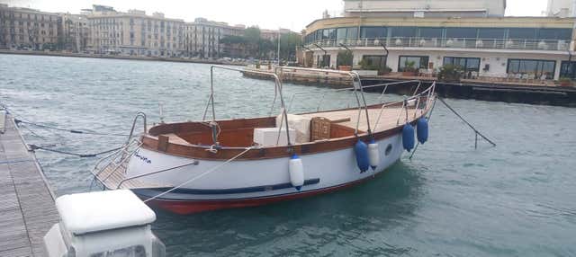Paseo en gozzo por la costa de Bari - Reserva en Civitatis.com