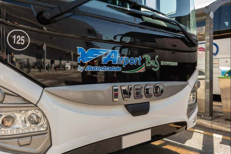 Transfer Bus between Malpensa Airport & Milan - Civitatis.com