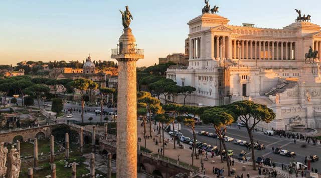 Columna Del Emperador Trajano, Roma, Italia Columna De Trajano: