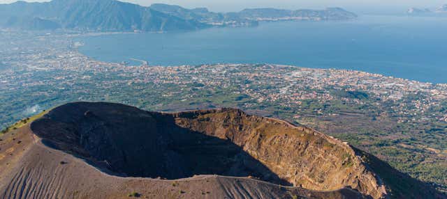 Randonnée sur le Vésuve depuis Vico Equense - Civitatis.com