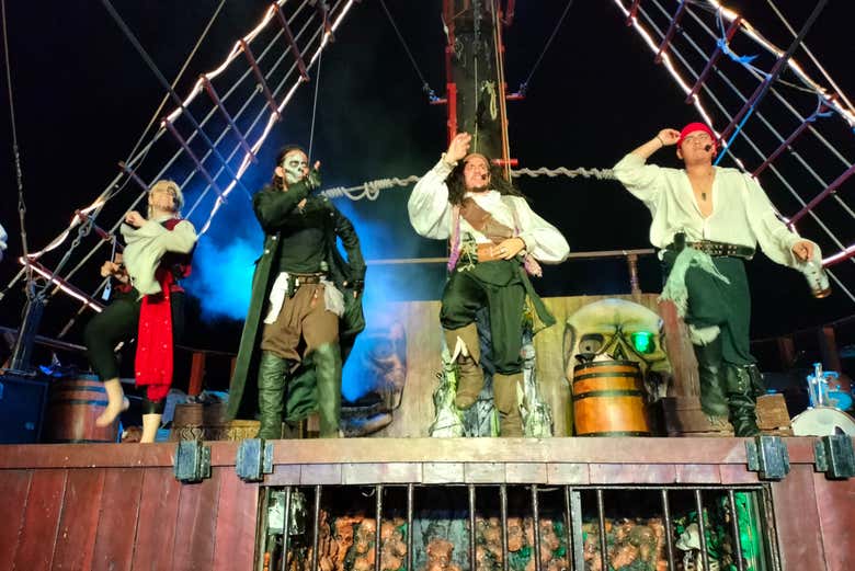 Crucero con cena en barco pirata por Cancún, Playa del Carmen - Civitatis Argentina