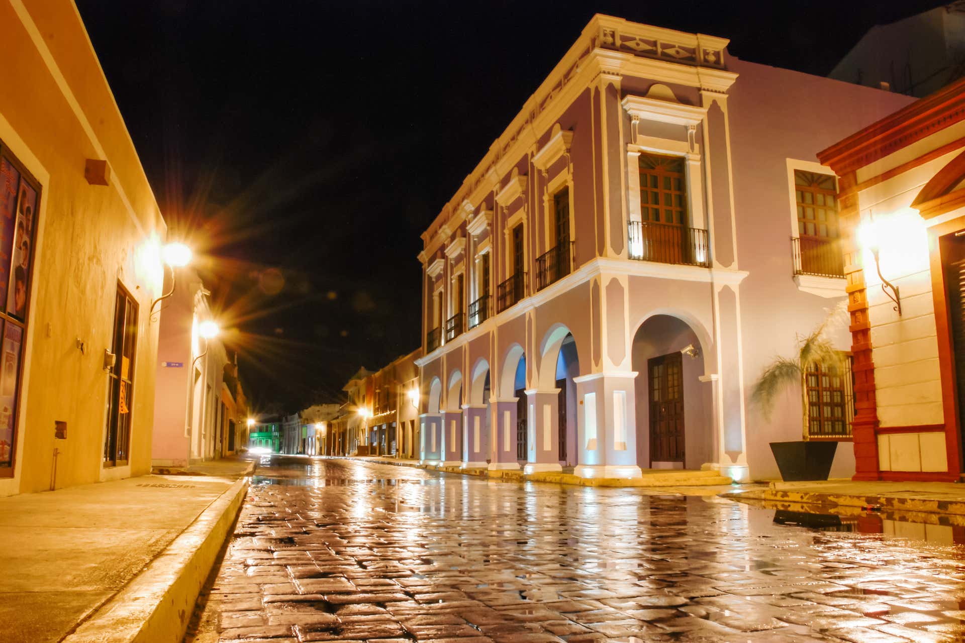 Tour teatralizado nocturno por Campeche, San Francisco de Campeche