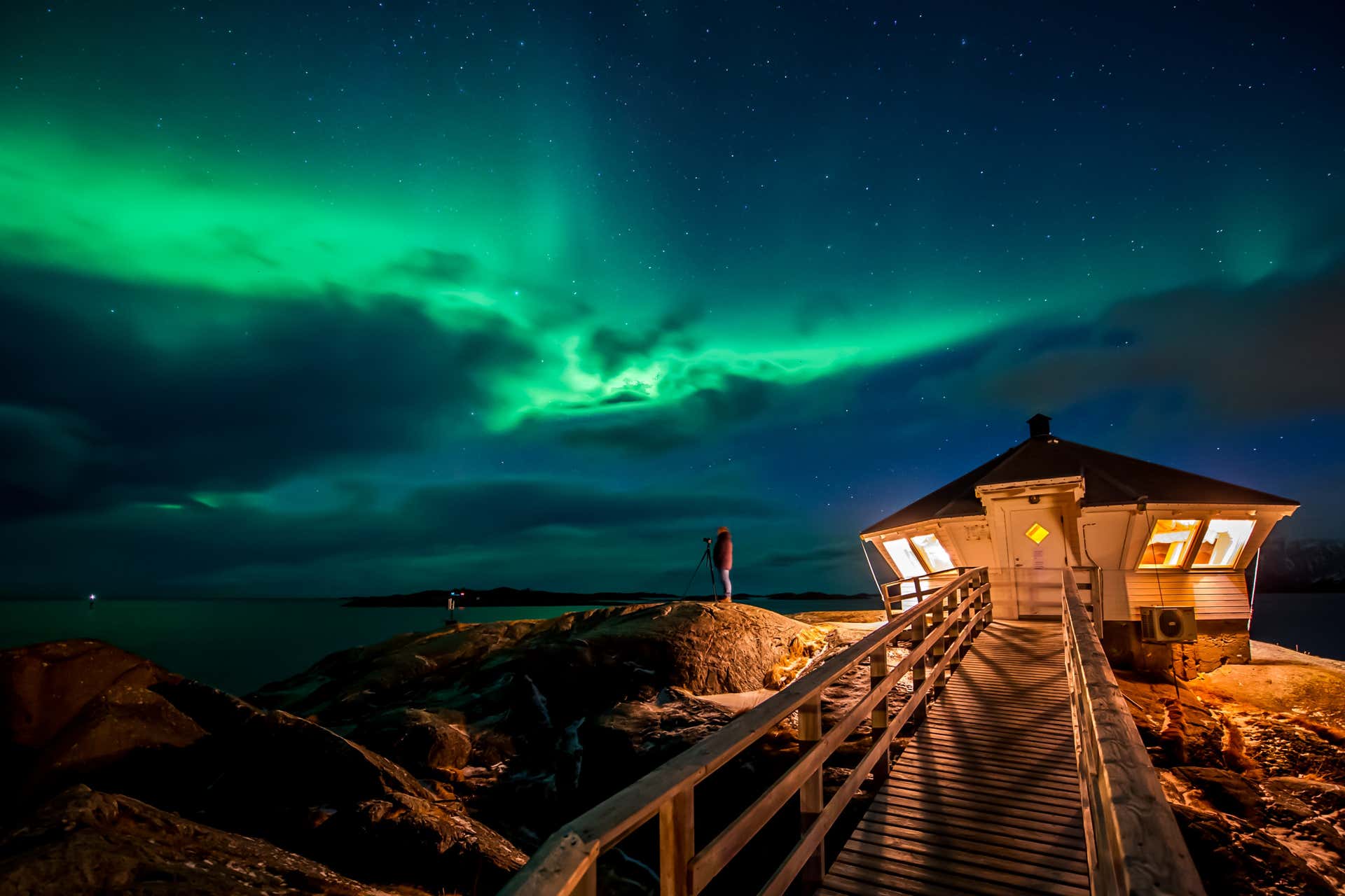 Northern Lights Sighting from the Hamn Lighthouse - Civitatis.com