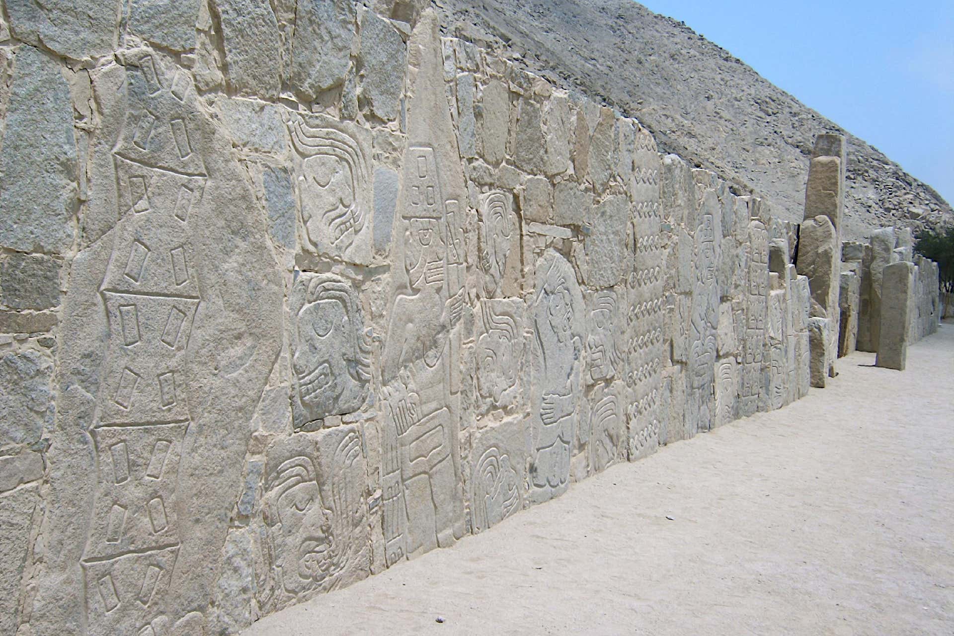 Excursão a Chankillo e Sechín saindo de Casma - Civitatis.com