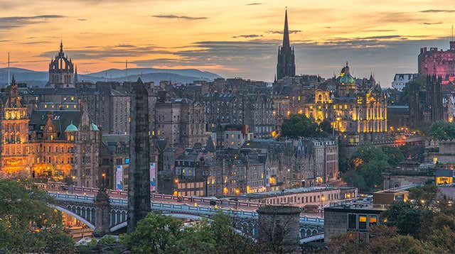 Top Attractions in Edinburgh - Monuments and places