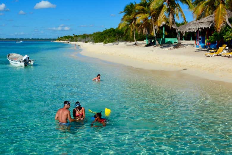 Isla Catalina Day Trip & Snorkelling from Juan Dolio - Civitatis