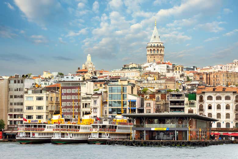 Golden Horn Boat Trip + Tour of Fanar, Istanbul - Civitatis.com