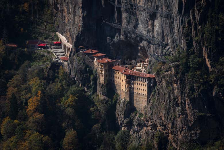 Escursione al monastero di Sumela e alla grotta di Karaca da Trebisonda